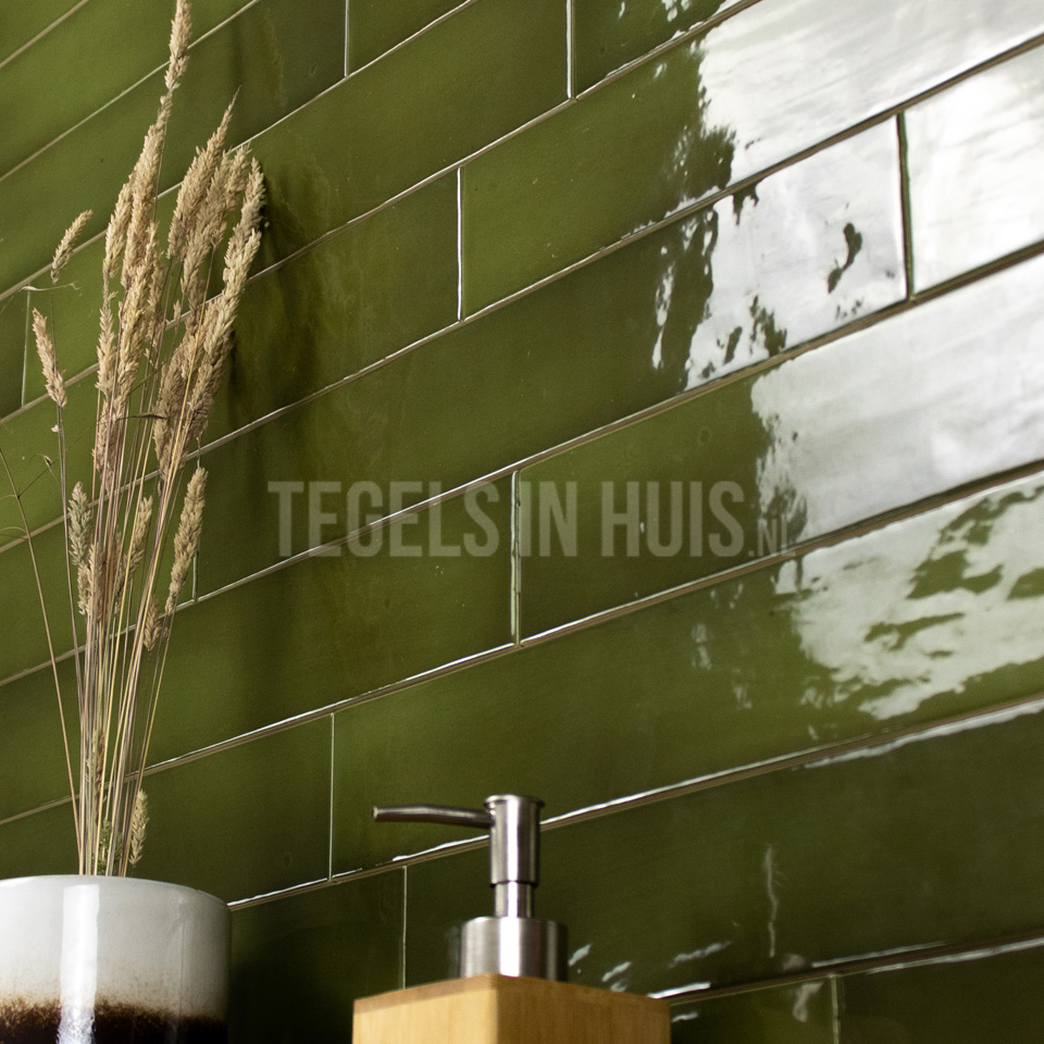 Wandtegel 6,5x40 Manacor Basil groen handvorm glans | Tegels in Huis ...